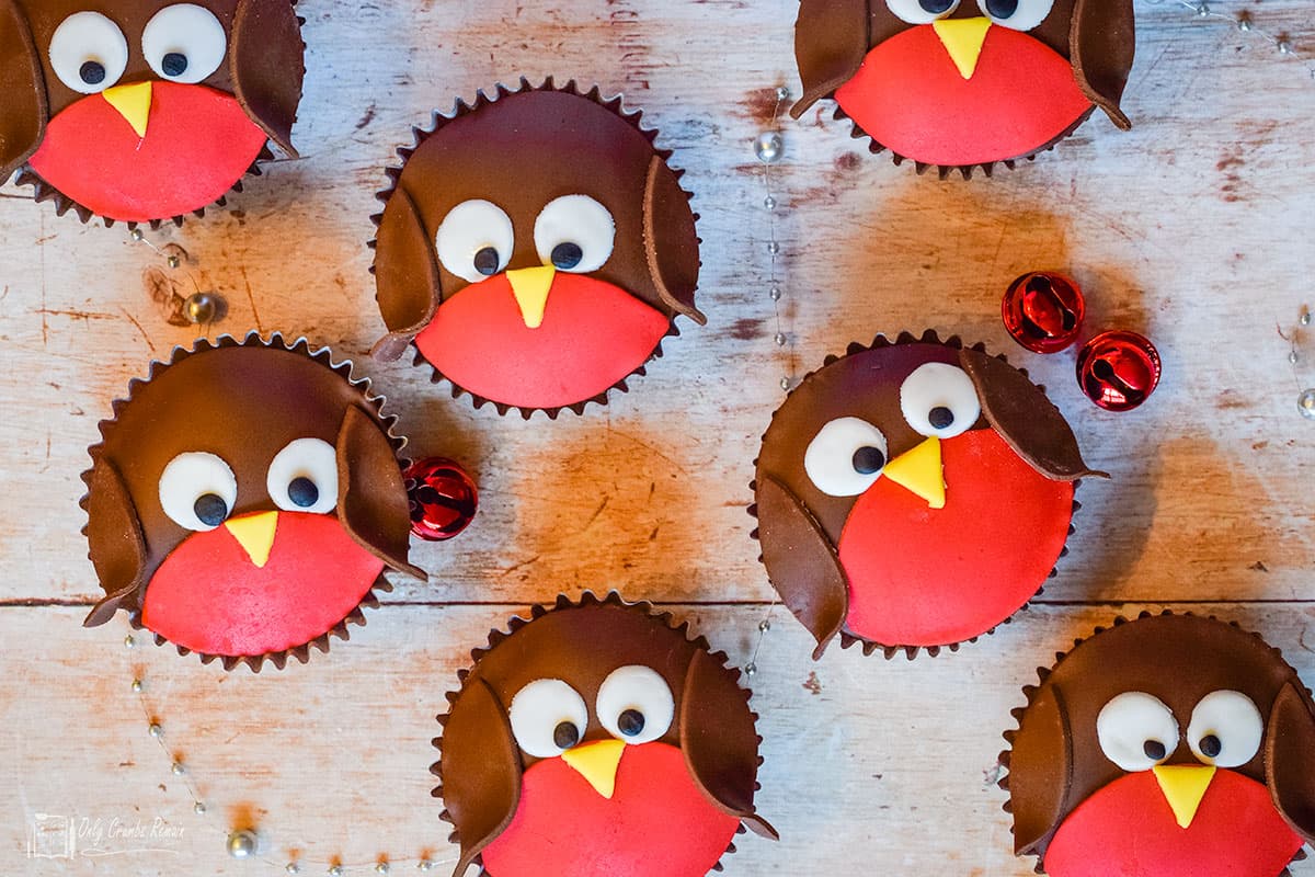 Christmas Robin Cupcakes | Only Crumbs Remain