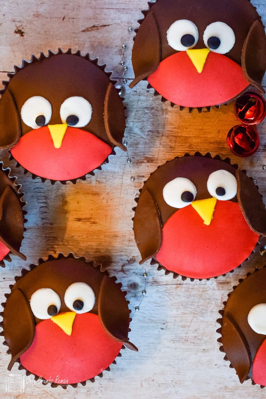 Christmas Robin Cupcakes | Only Crumbs Remain